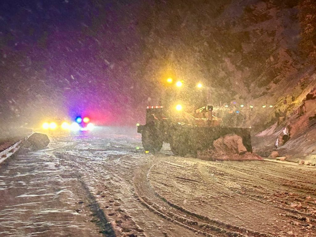 Crews clear road after rockslide in Byers Canyon | SkyHiNews.com