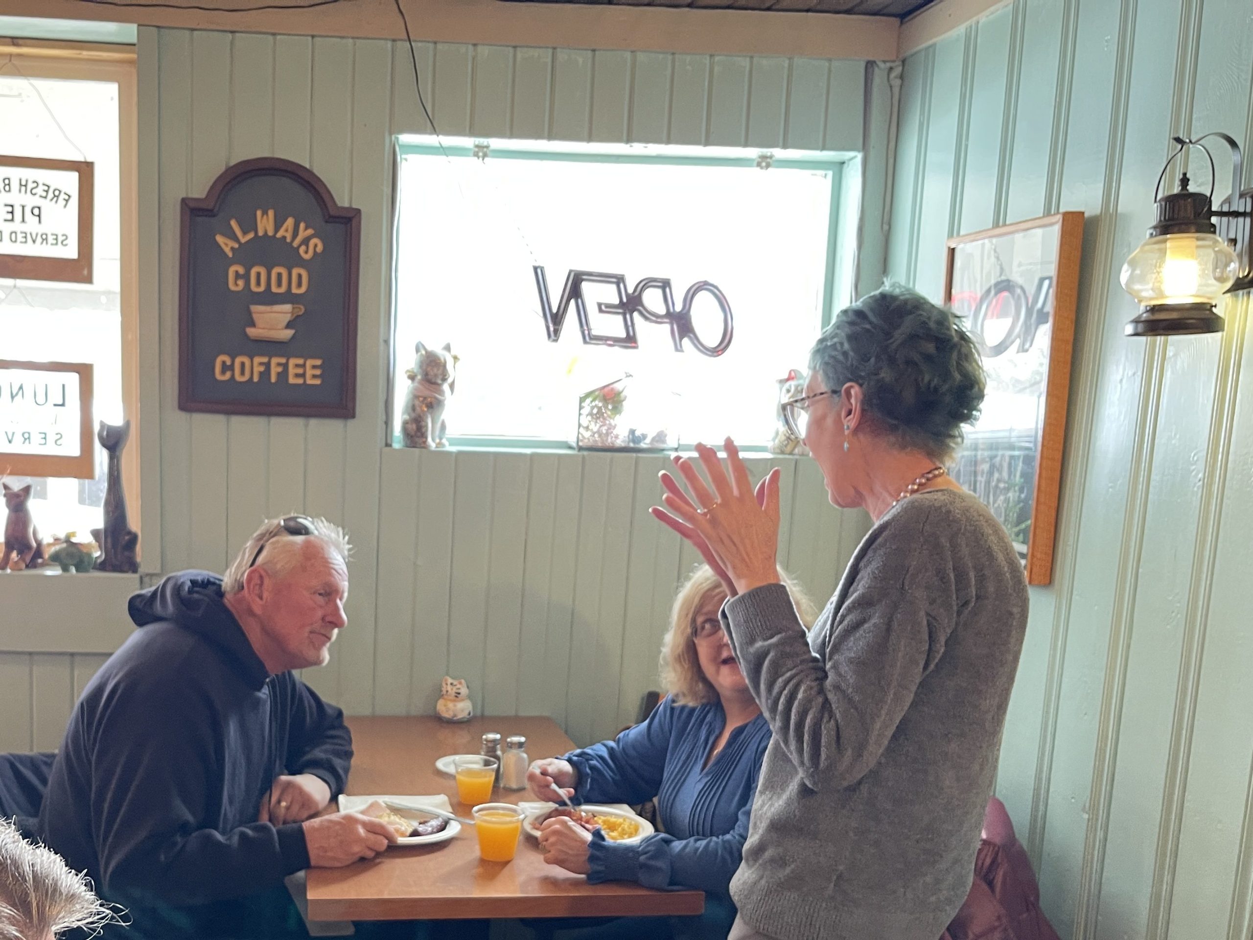 PHOTOS: Fat Cat Cafe serves up its last breakfast buffet | SkyHiNews.com