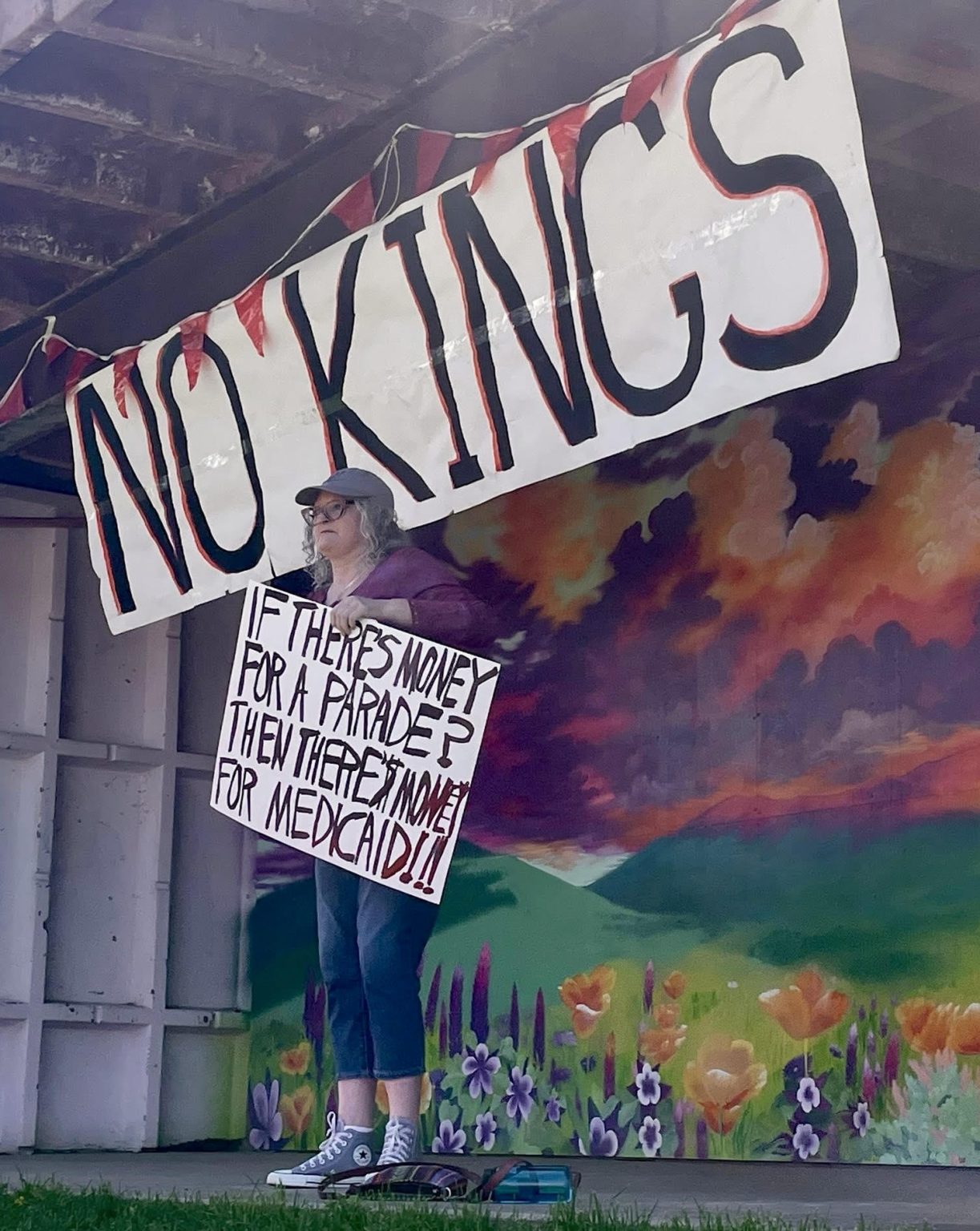 No Kings Day brings out estimated 350 demonstrators in Granby ...