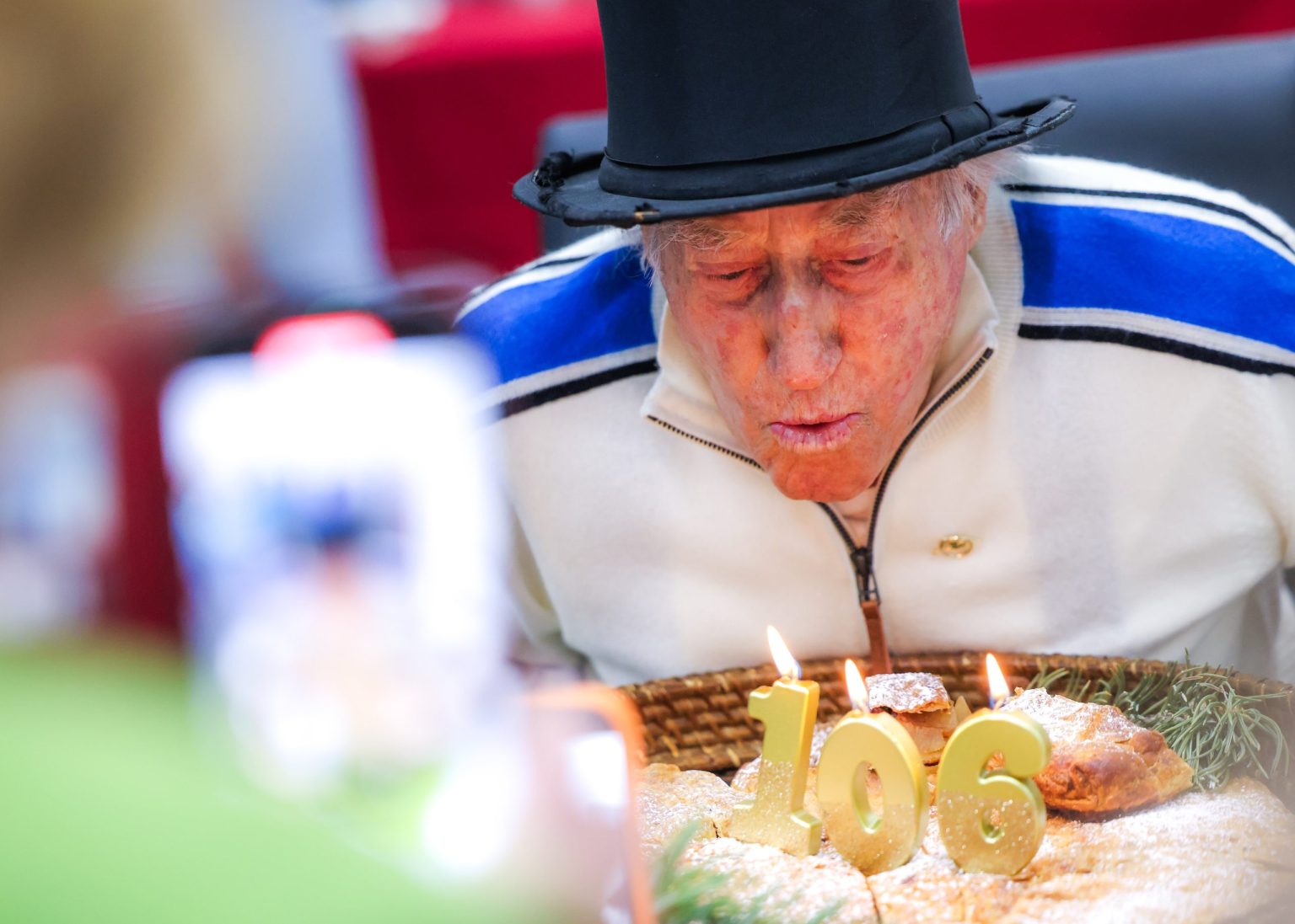 PHOTOS: Skiing legend Klaus Obermeyer celebrates 106 years young ...