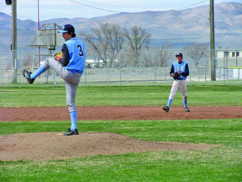 Bernardo throws a gem for Lakers | SierraSun.com