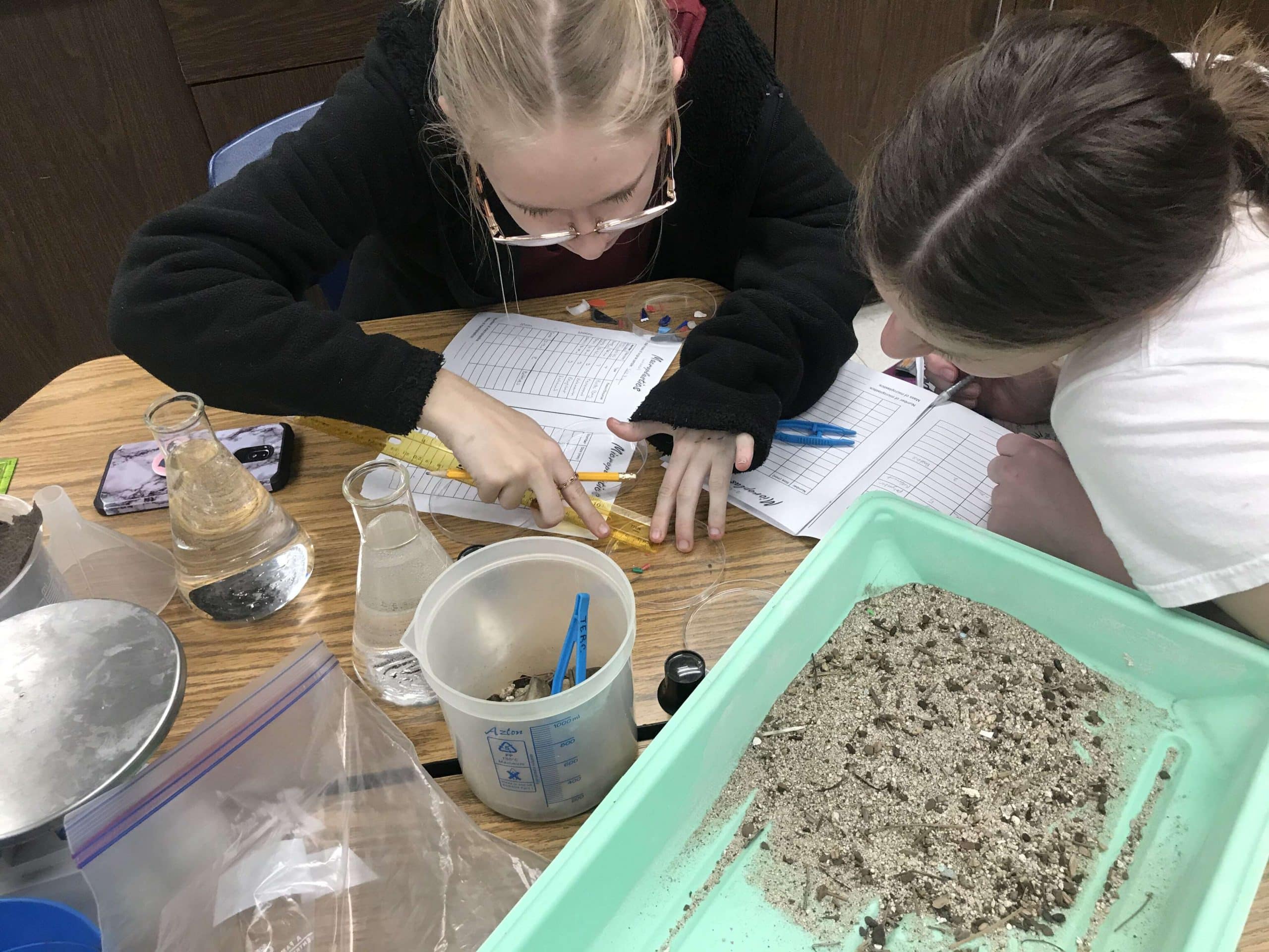 Students make strides in effort to reduce local plastic pollution ...