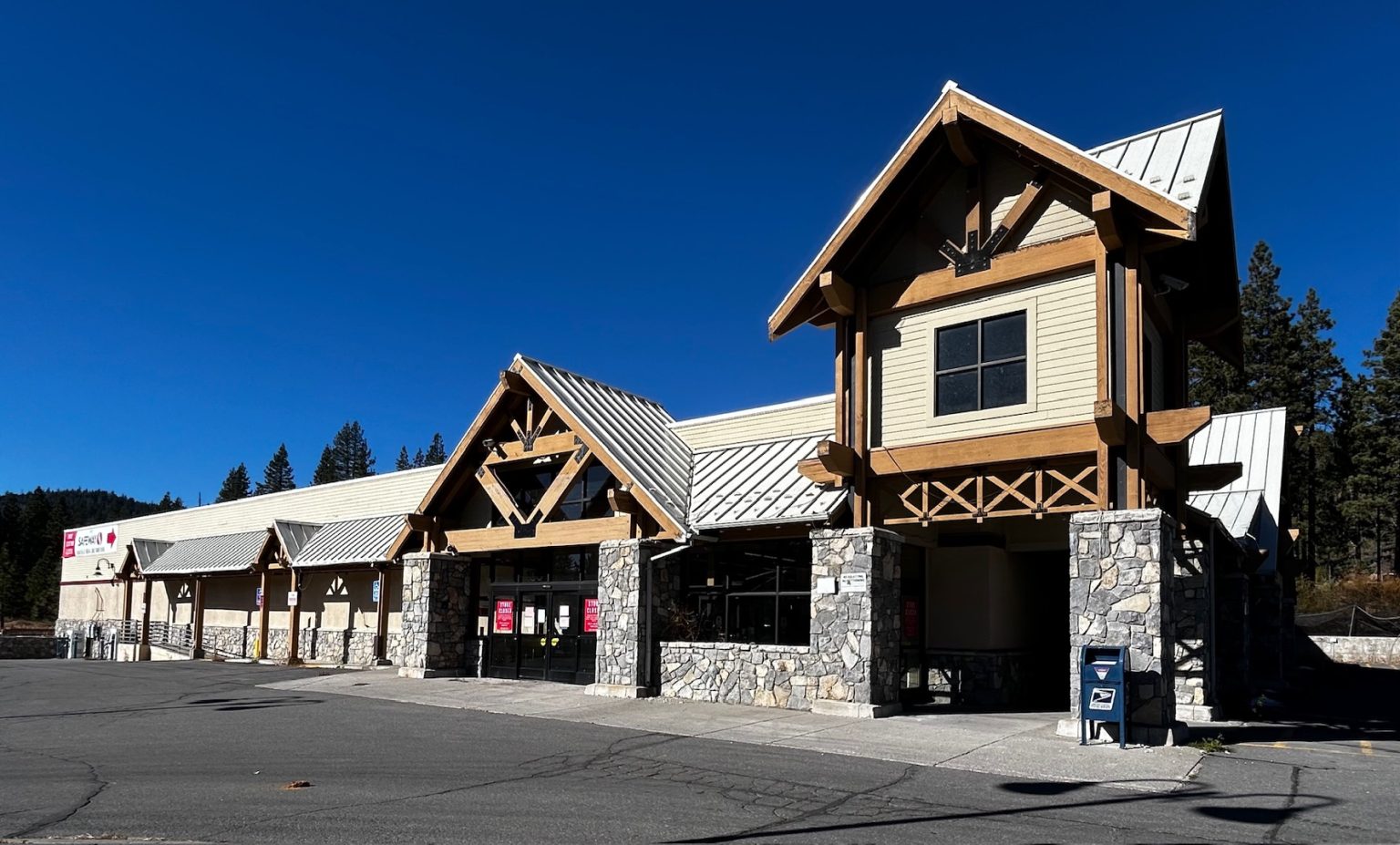 New Tahoe City Safeway signs await final approval | SierraSun.com
