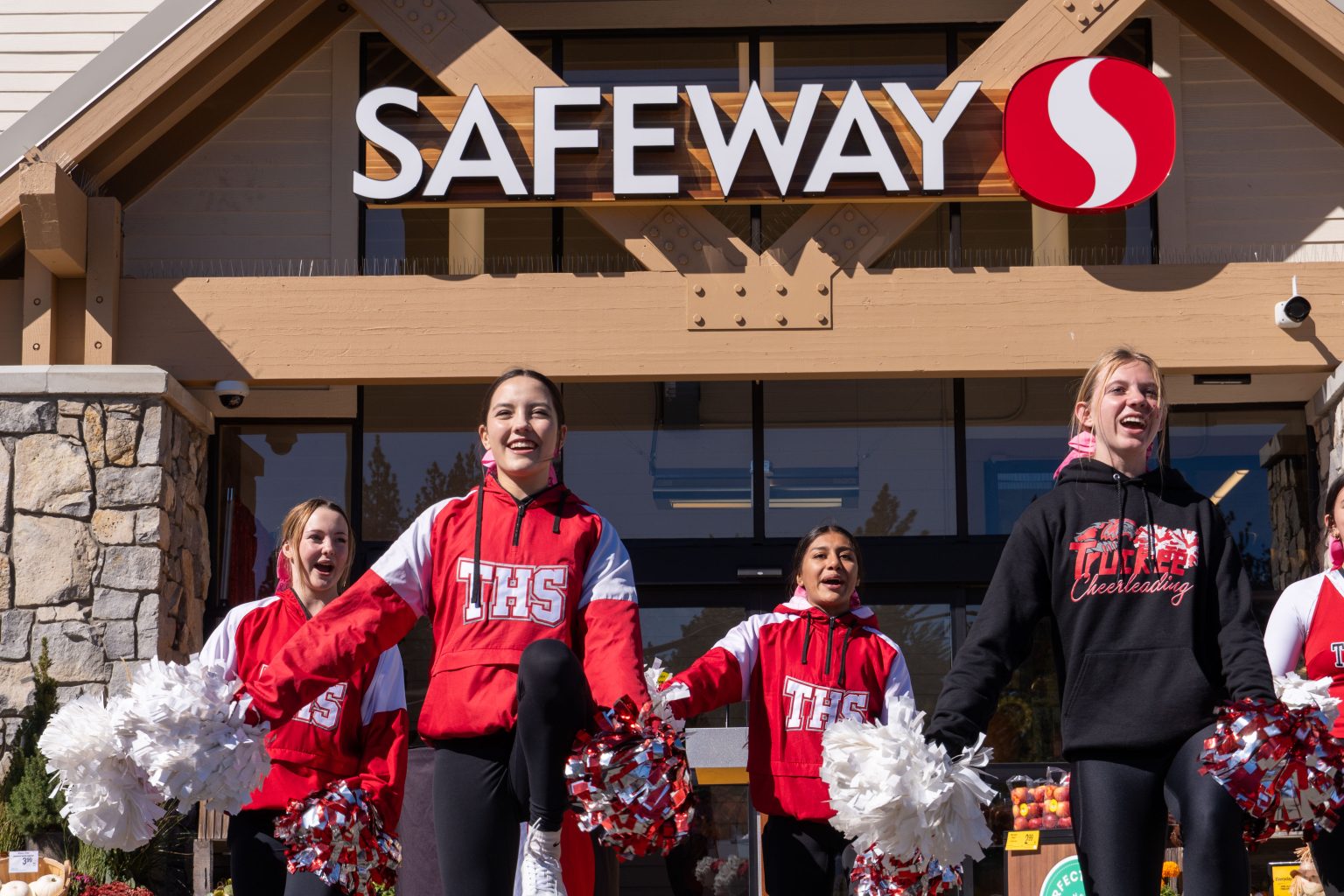 Safeway opens new Tahoe City store, donates $5,000 to Sierra Community ...