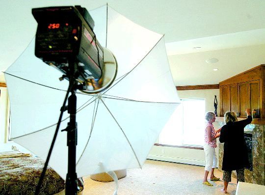 Real estate agents add personal touch for better price ...