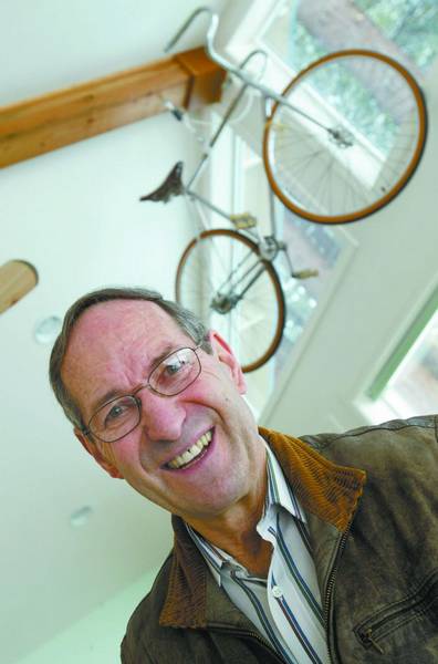 Daily Download: From circus performer to serious artist, Egon Klementi ...