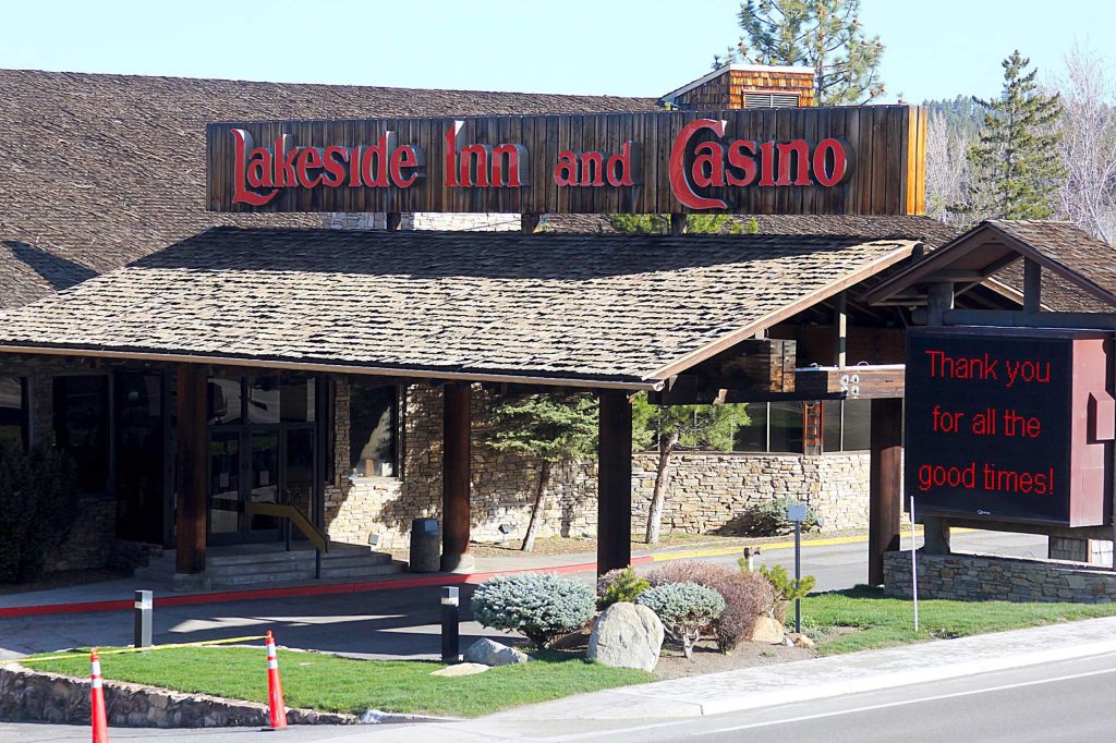 Lakeside inn store