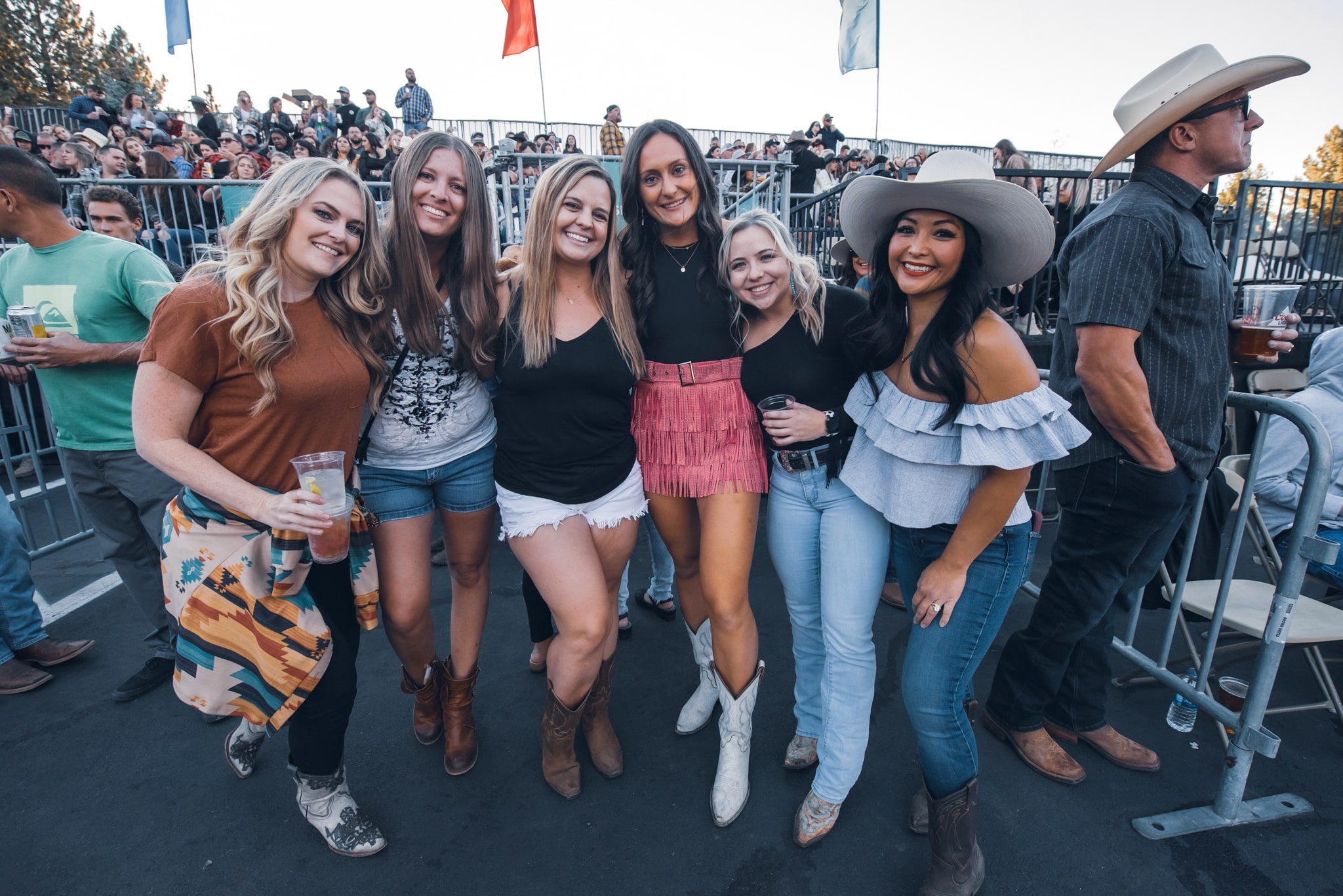‘Suds and songs’: Luke Combs performs at Stateline (Gallery ...