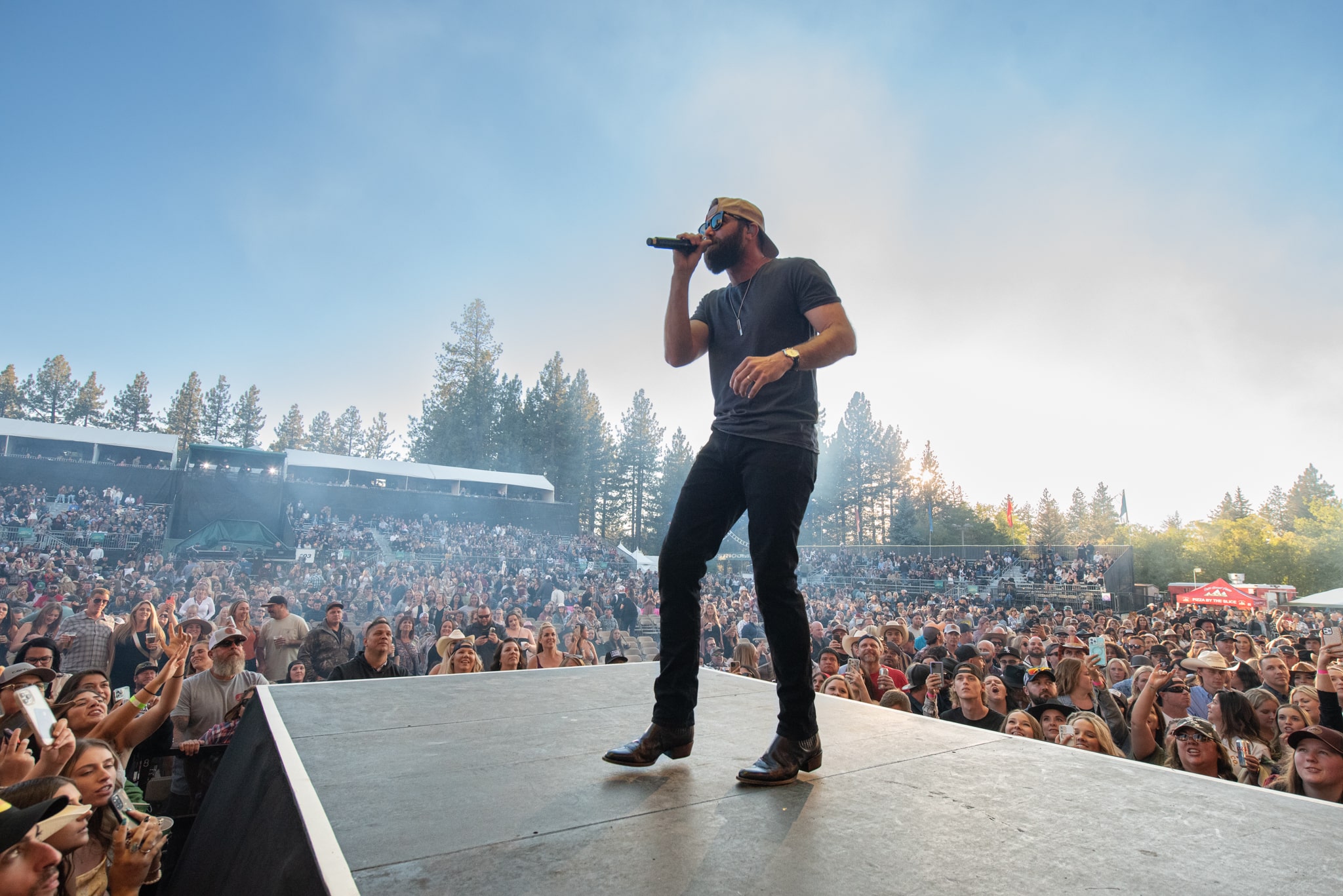 ‘Suds and songs’: Luke Combs performs at Stateline (Gallery ...