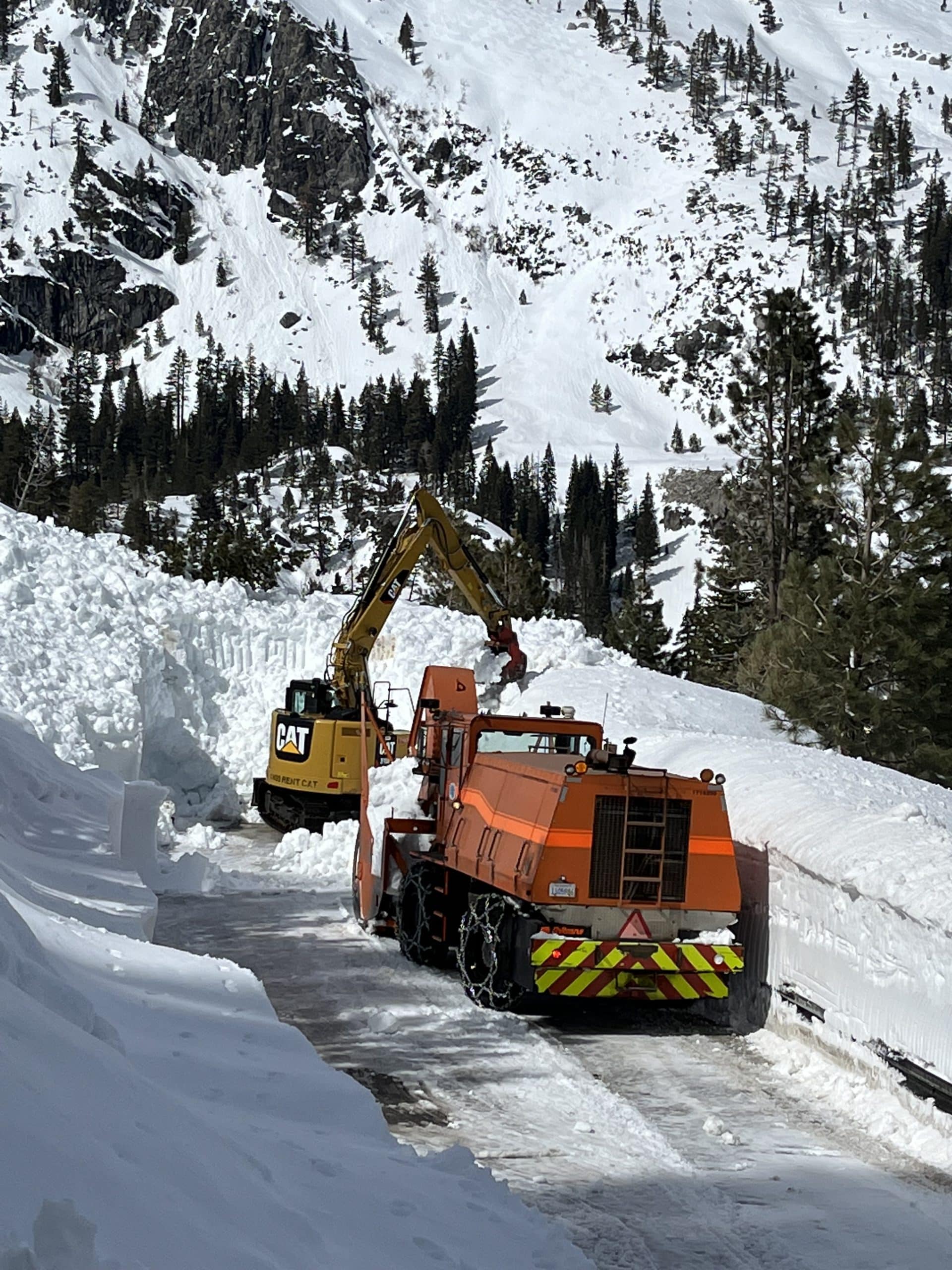 Caltrans carving path in snow to reopen SR-89 at Emerald Bay ...