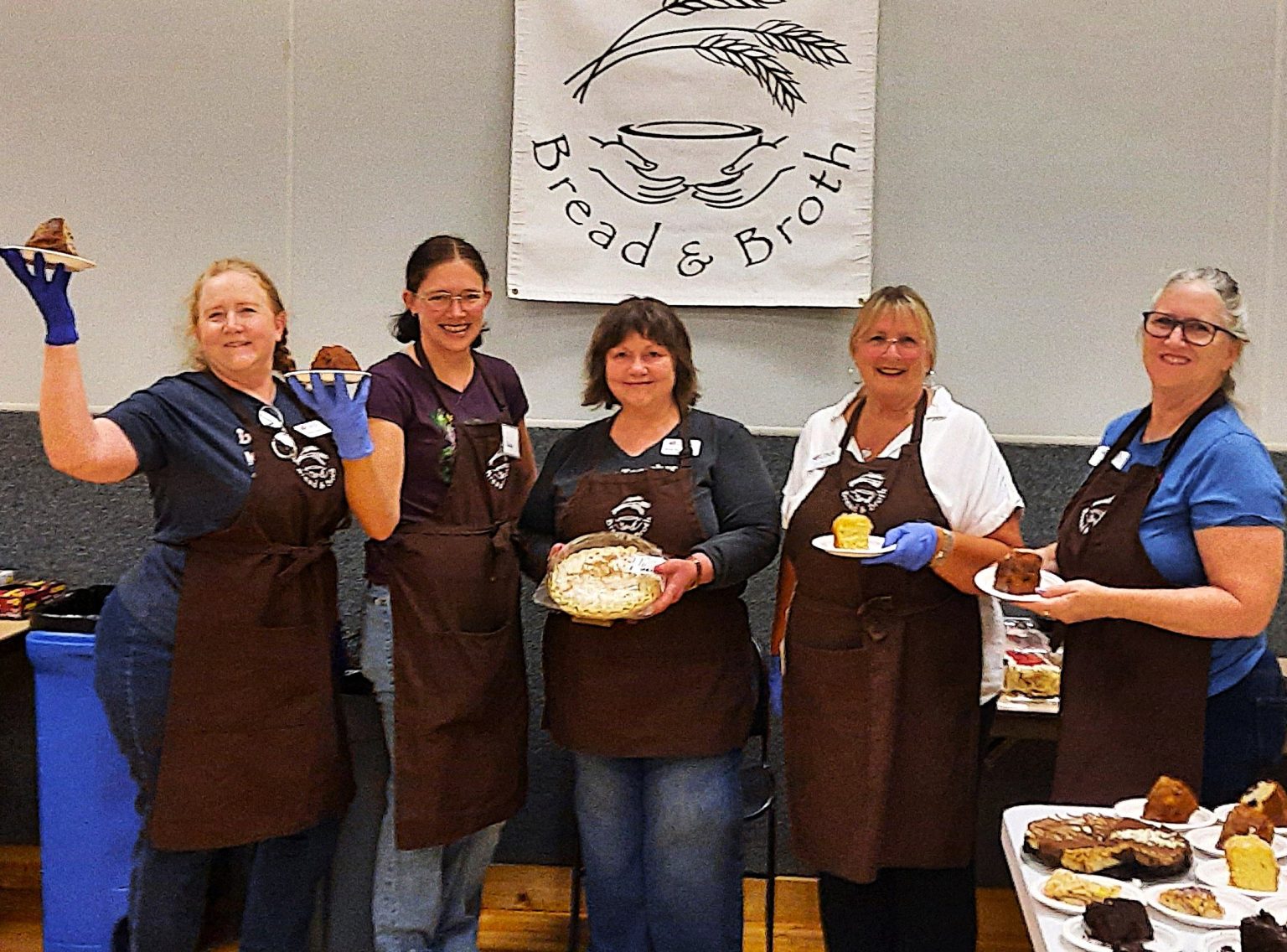 Local chapter of Daughters of the American Revolution support community ...